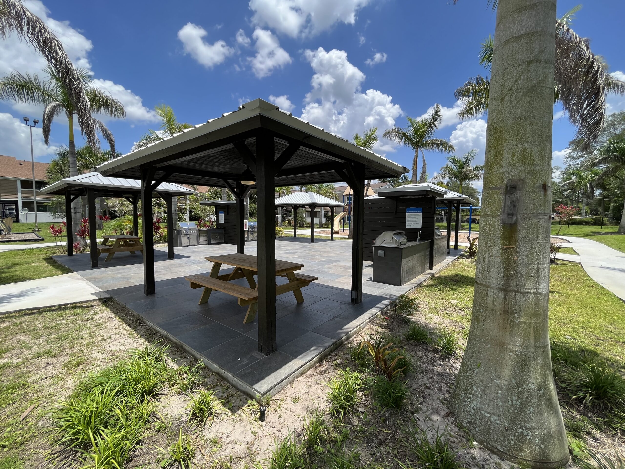 Woodlake Villas Summer Kitchens - CALIC Group